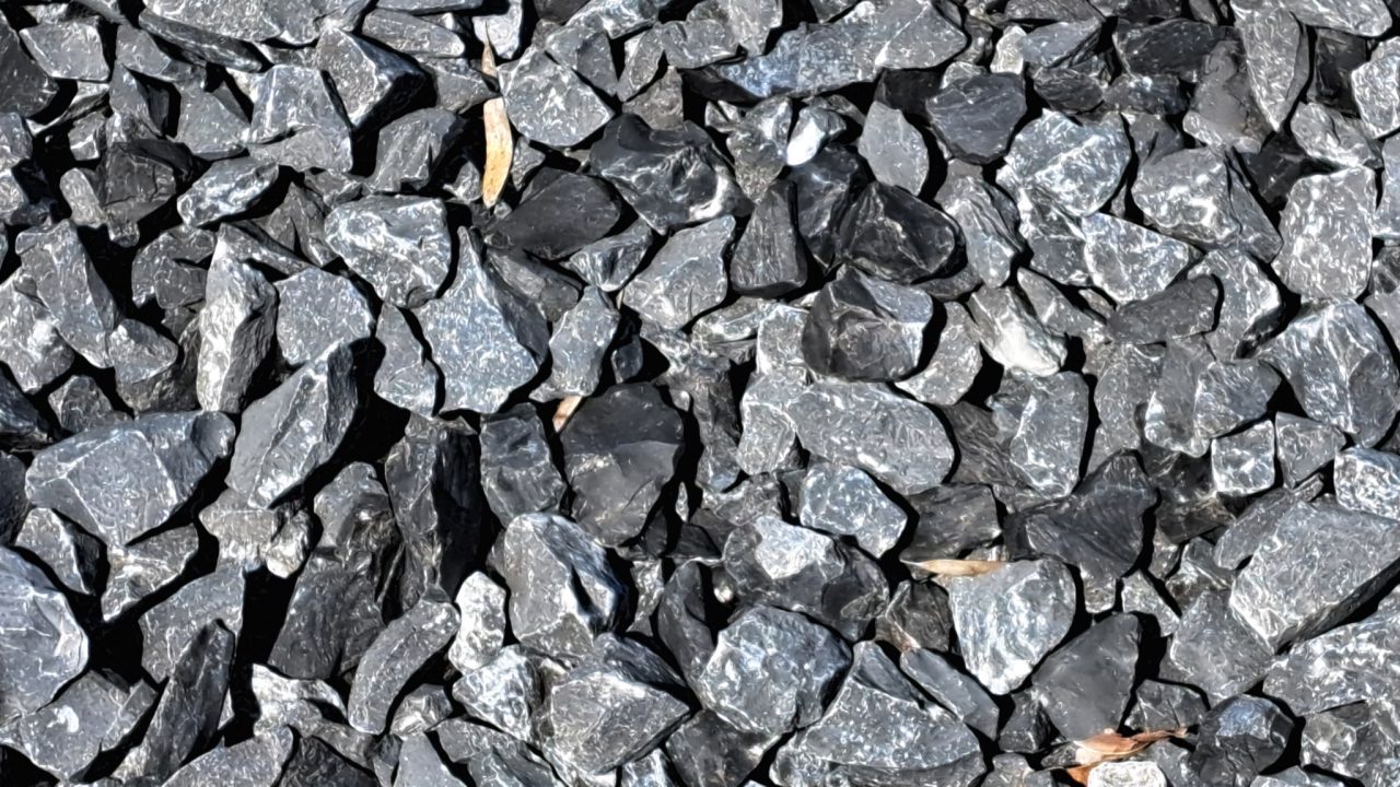 Mulches & Landscaping Stones | Jackson's Nursery, Inc.